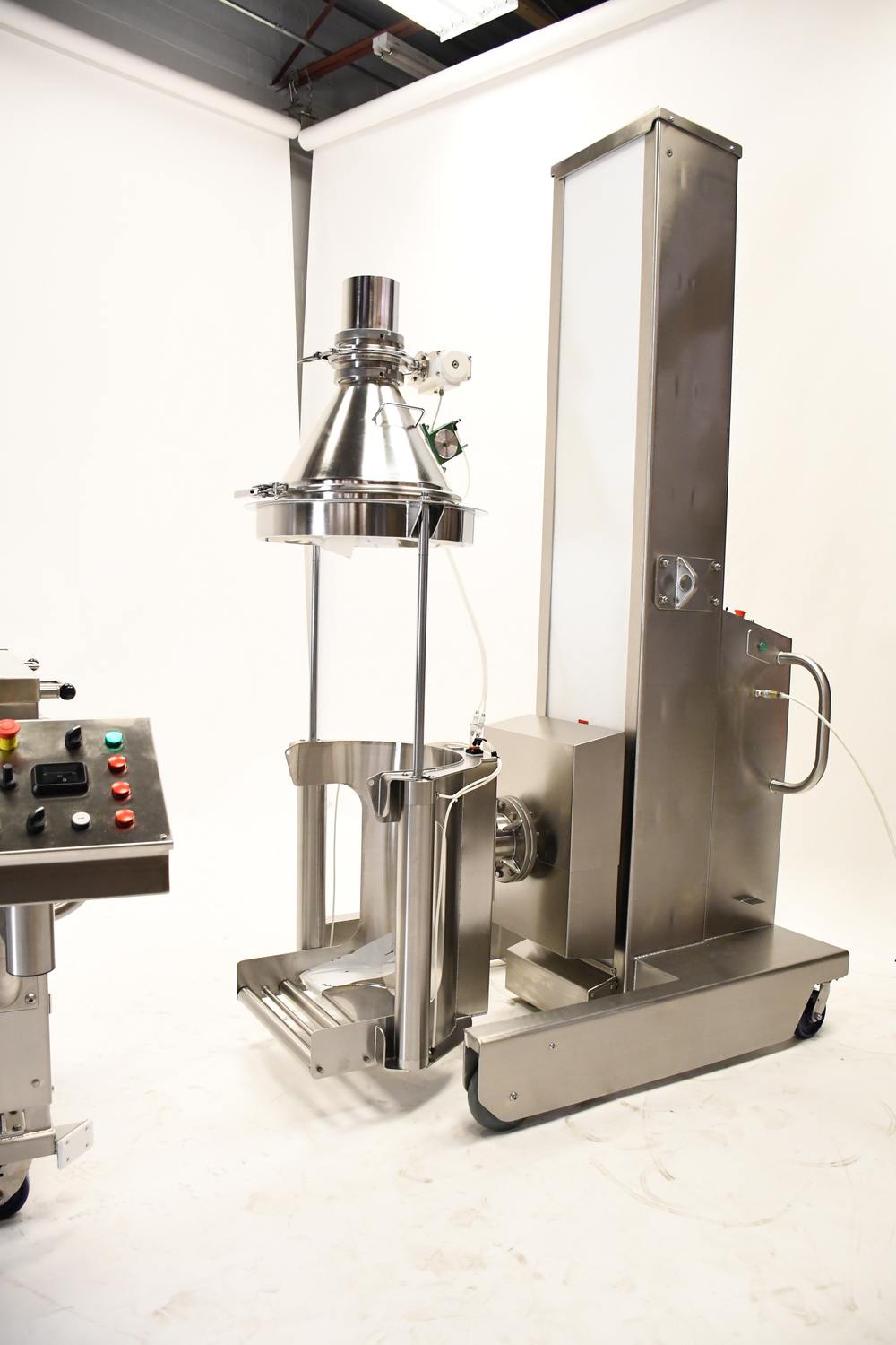 Material Transfer Station with Vacuum Conveyance - Rheo Engineering