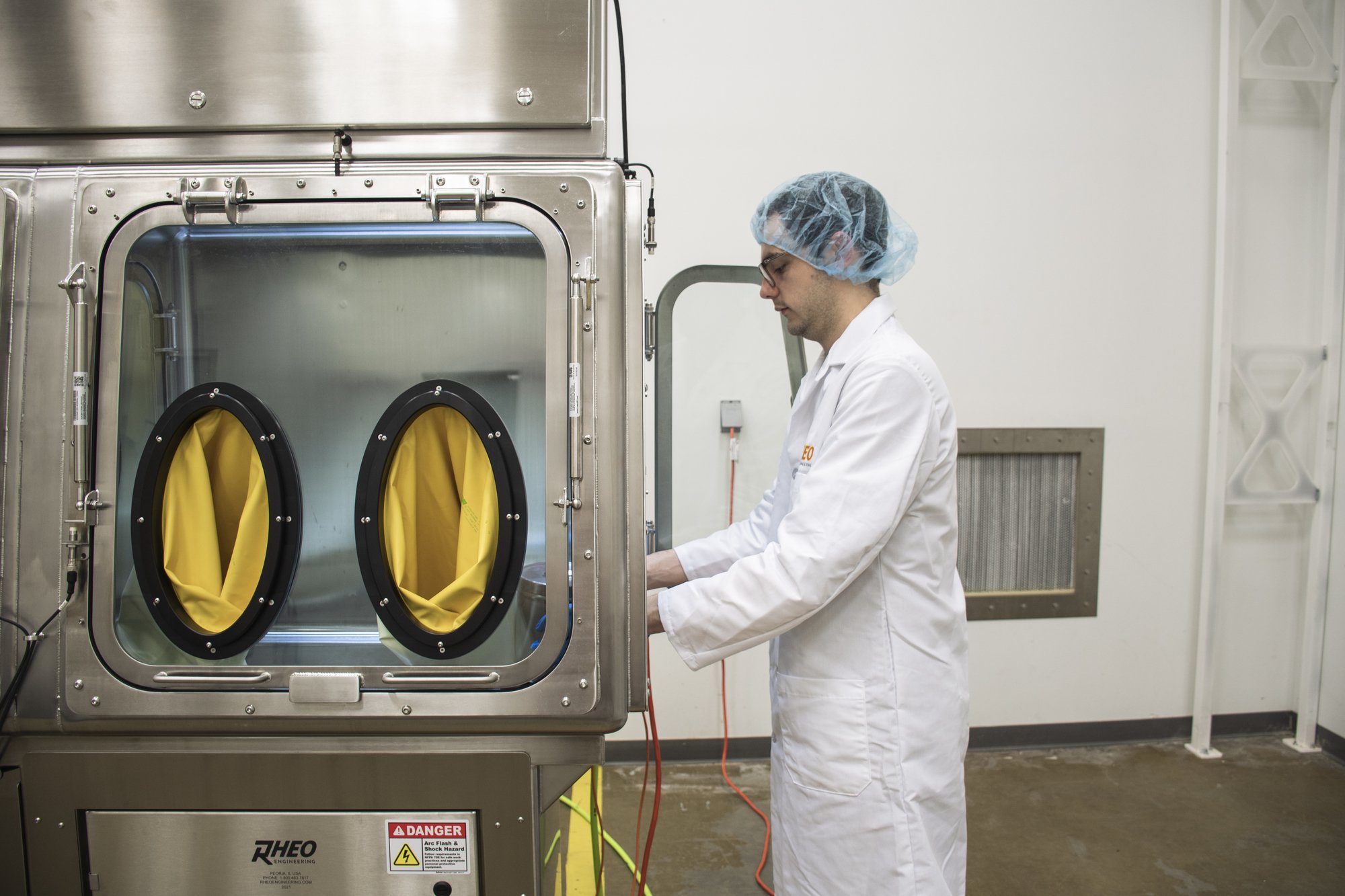 High Containment Weigh & Dispense Isolator - Rheo Engineering